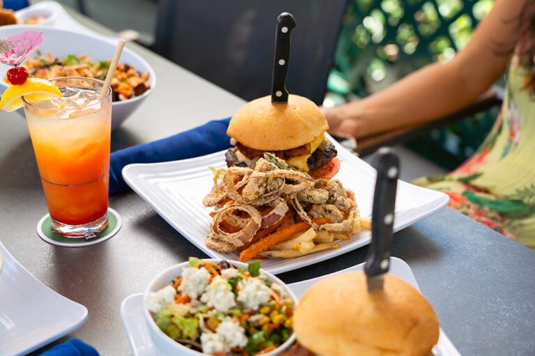 Sunshine Grill | The Sunshine Hotel & Suites